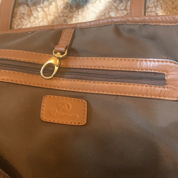 le Leounise | Bags | Le Leounise Bag | Poshmark